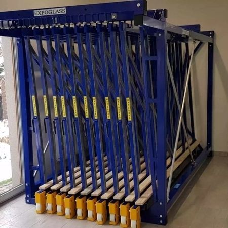 Expoglass shelving system for customers in Germany and Europe
